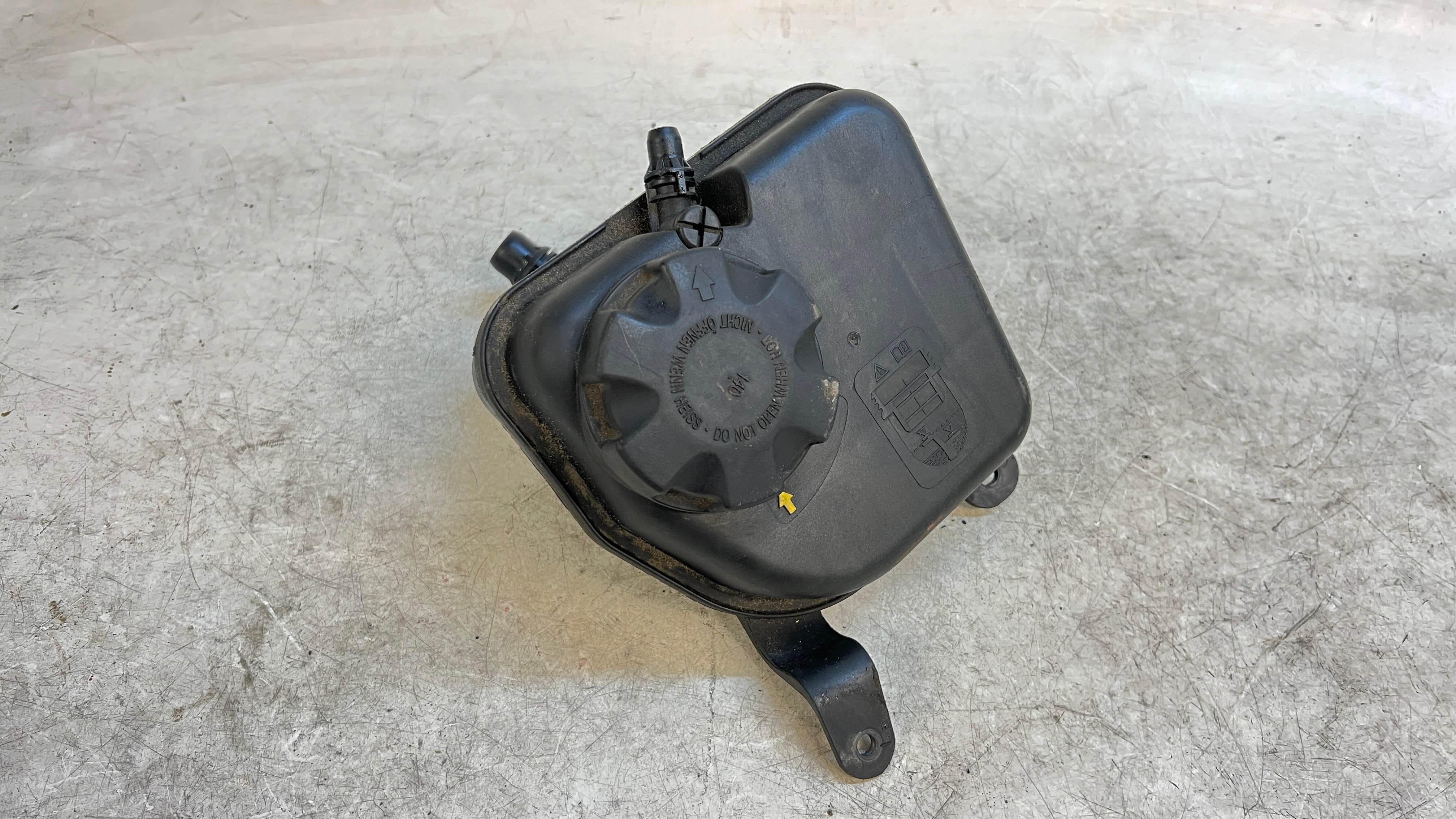 BMW E92 E90 E93 335xi 335i N55 Coolant Reservoir Expansion Tank 171376 ...