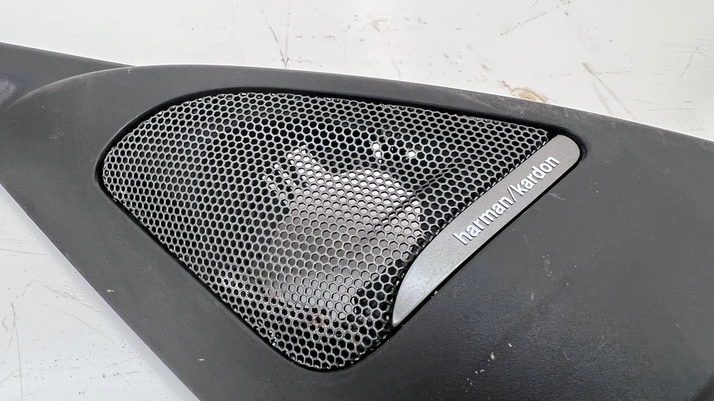 BMW F30/F31/F80 DOOR WINDOW TRIM LEFT (HARMAN KARDON) 51337323509 ...