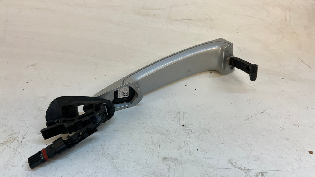 BMW F30 DOOR HANDLE FRONT LEFT 51217326917 - Glacier Silver Metallic ...