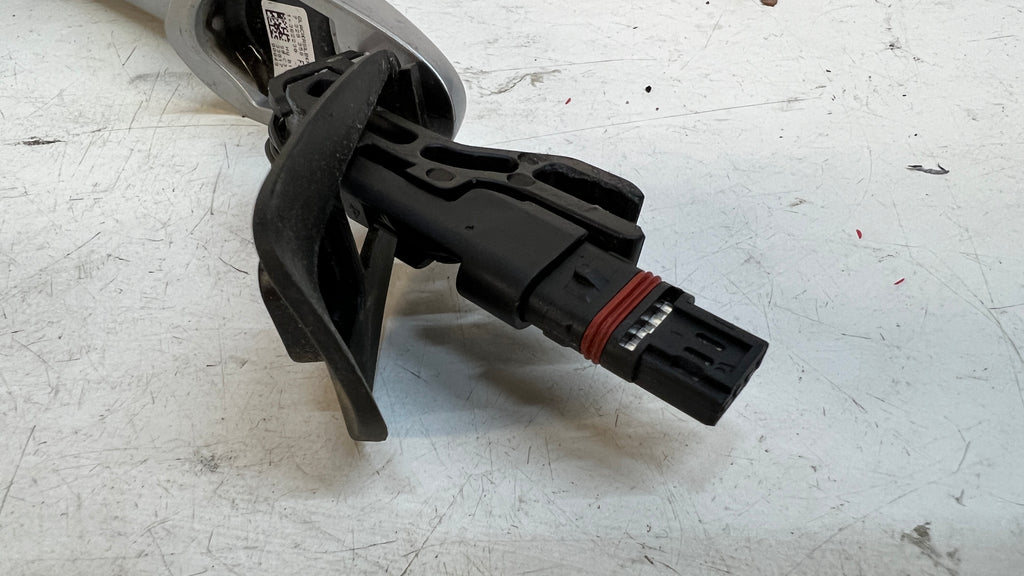 BMW F30 DOOR HANDLE FRONT RIGHT 51217326918 - Glacier Silver Metallic ...