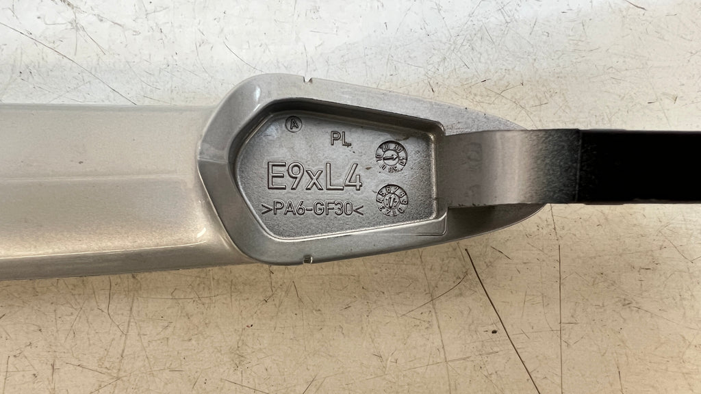 BMW F30 DOOR HANDLE REAR LEFT 51210445185 - Glacier Silver Metallic (A ...