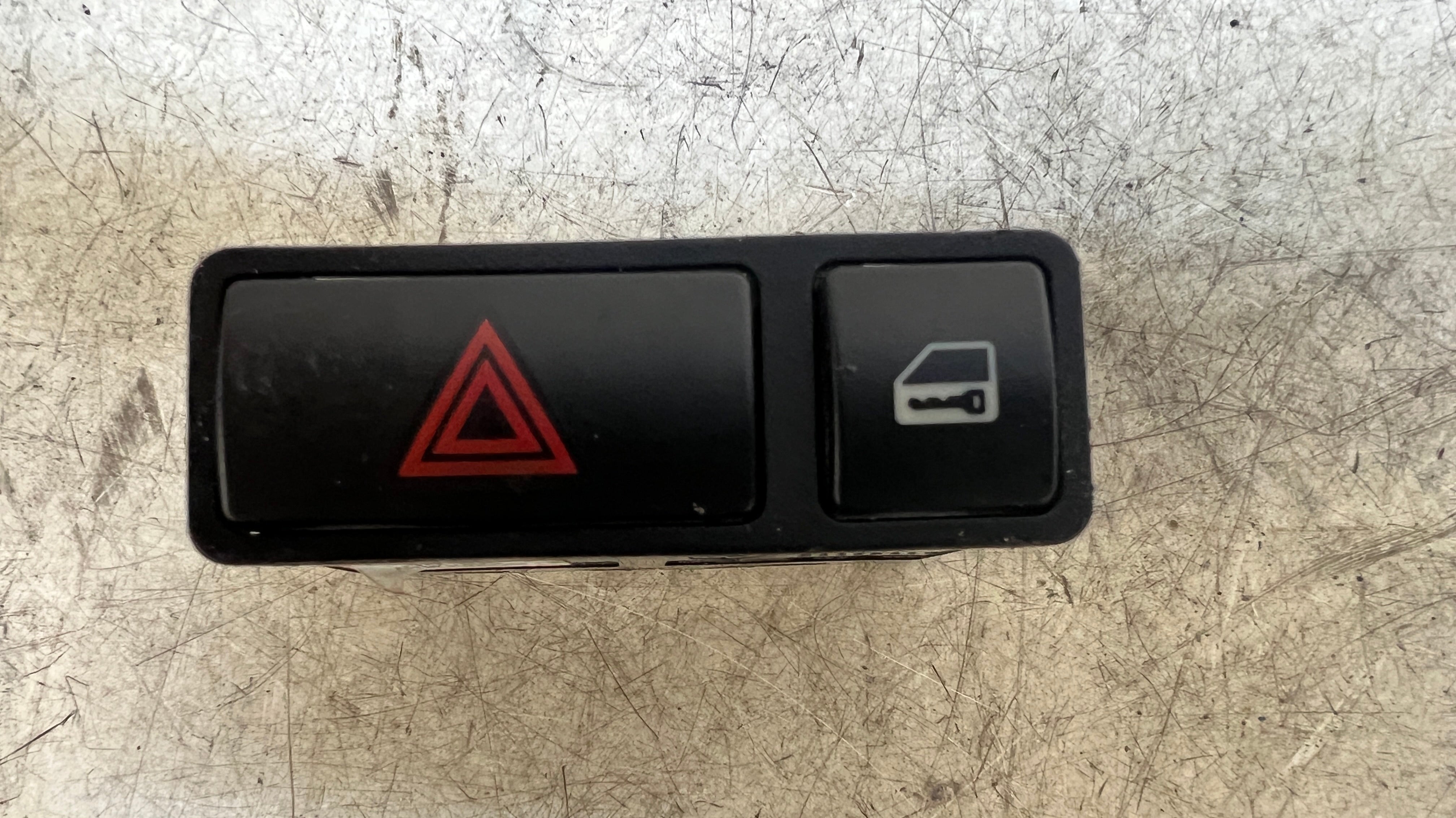 BMW E46 3 Series Hazard Lights & Central Lock Button 8368920 – Proper ...