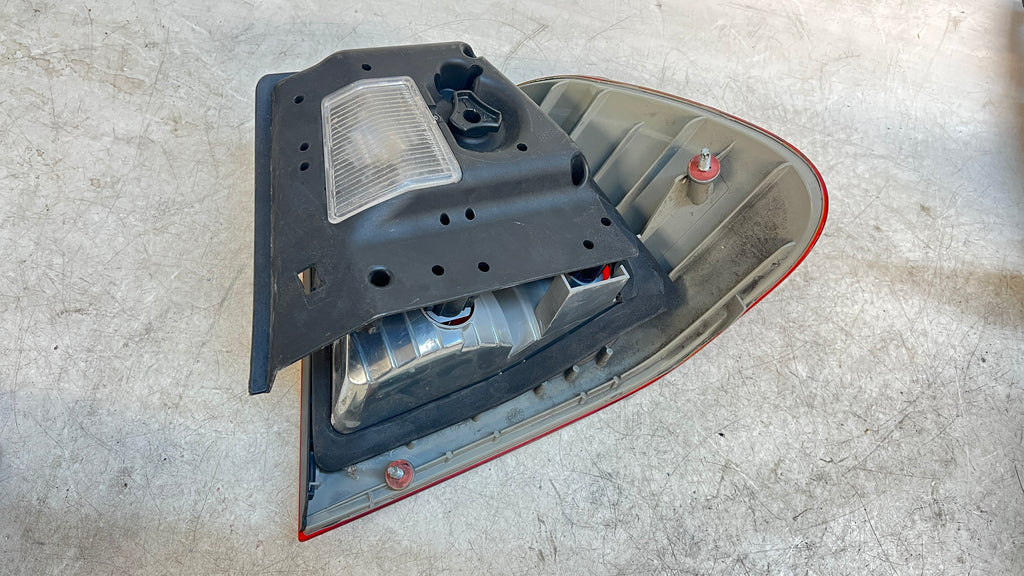 BMW E46 3 Series Sedan Facelift Left/Driver Side Outer Tail Light 6946 ...