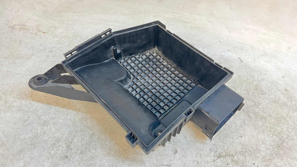 BMW E82 E88 135i/E90 E92 E93 335i 335xi N55 Engine Lower Intake Air Fi ...