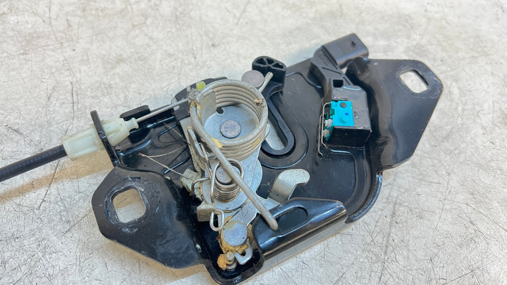 Tesla Model Y Hood/Frunk Latch & Lock Actuator *DAMAGED* 1500397-00-E ...