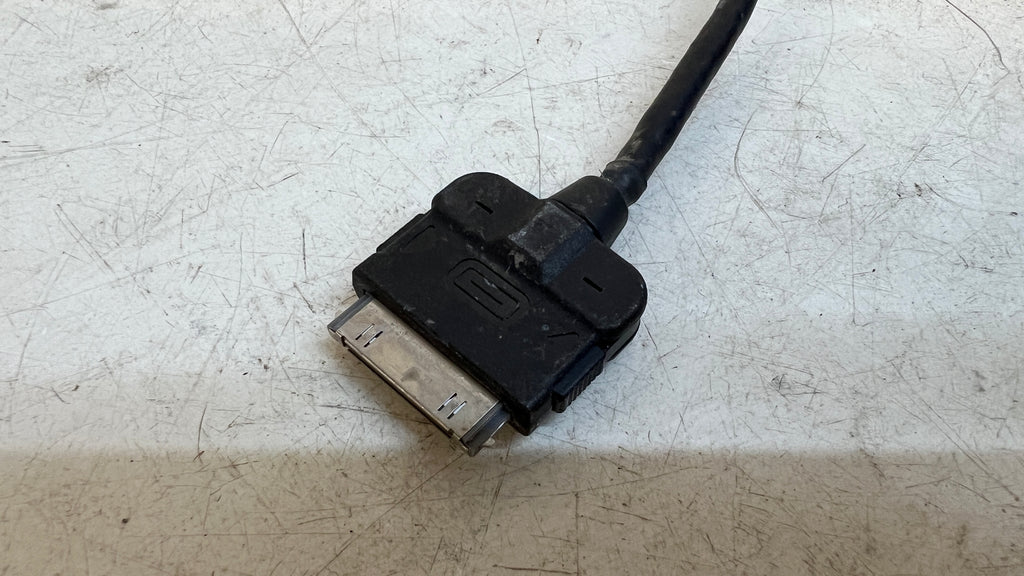 BMW AUX/USB INPUT SOCKET W/ 30 PIN APPLE CONNECTOR 9138402 – Proper ...