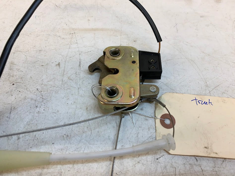 Porsche 986 Boxster S Rear Trunk Lock Latch W/Actuator 98651205302 ...
