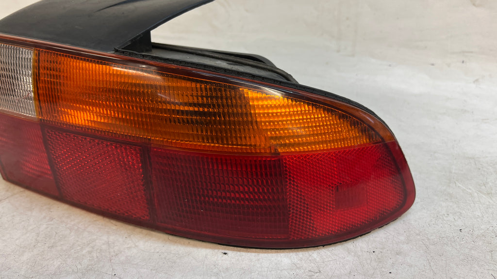 BMW Z3 Pre-Facelift Right/Passenger Side Tail Light 63218389714 *NOTE ...