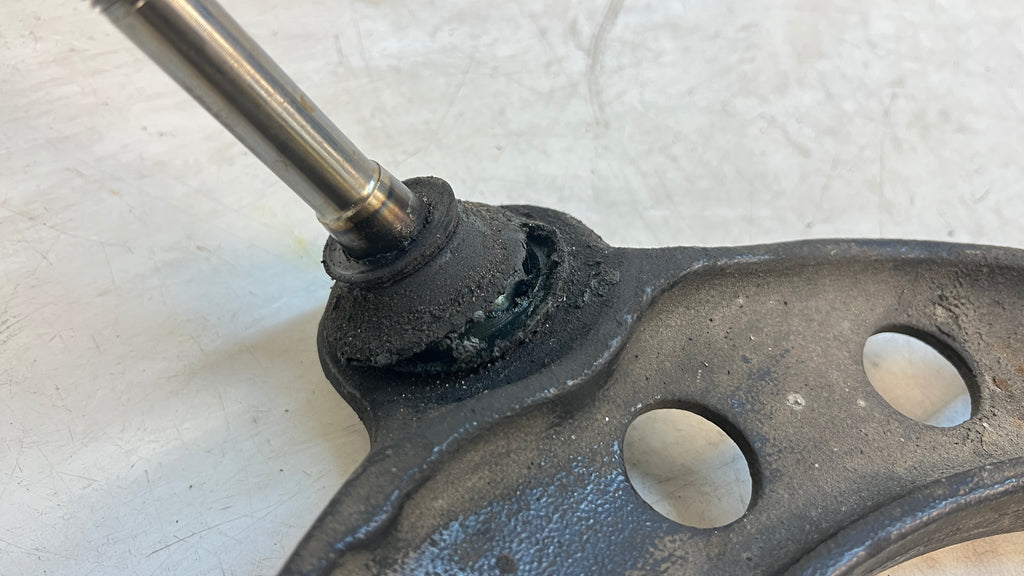 BMW Z3 Left/Driver Side Front Control Arm 31126758514 *DAMAGED ...