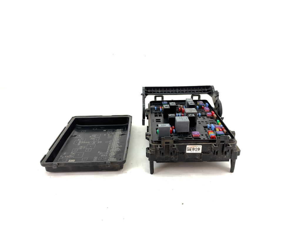 Chevrolet C7 Corvette Engine Bay Junction Block Fuse Box 23263498 ...