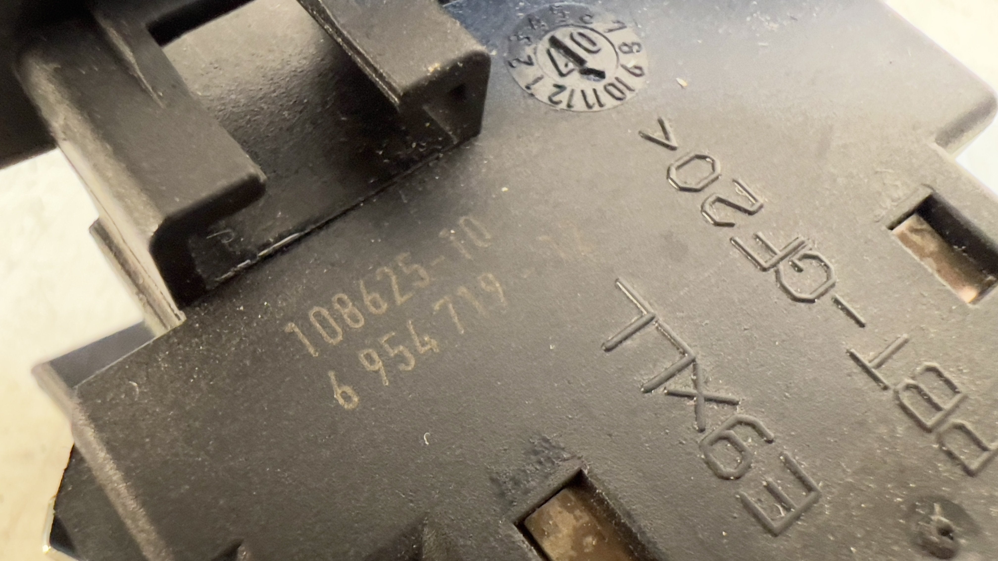 BMW E9X Ignition Key Reader 6954719 – Proper Parts Co