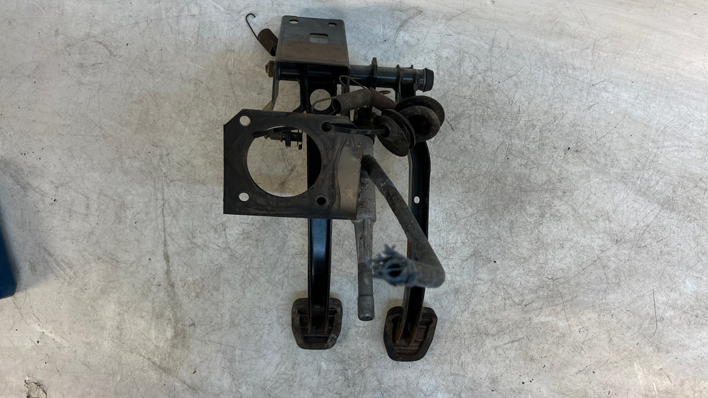 BMW E30 3 Series Manual Transmission Clutch & Brake Pedal Box Assembly ...