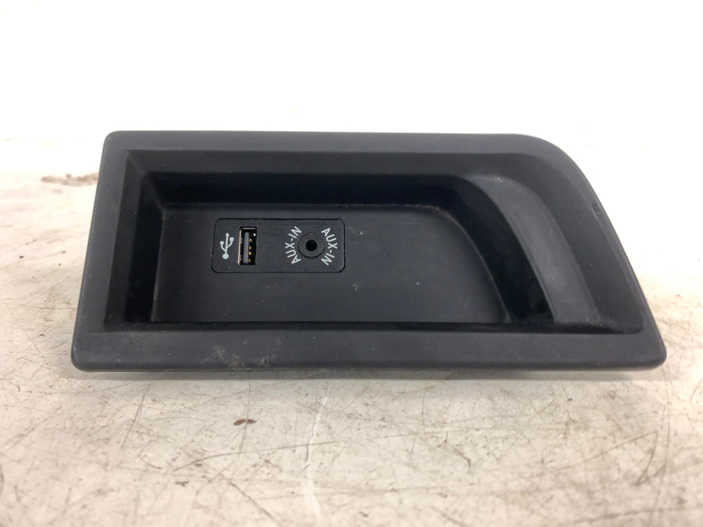 BMW F30 F31 F32 F33 F34 F36 3 & 4 Series Center Console USB & AUX Port ...