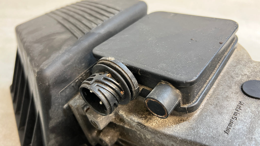 BMW E30 318i/318is M42 Airbox Upper W/Air Volume/Mass Air Flow/MAF Sen ...