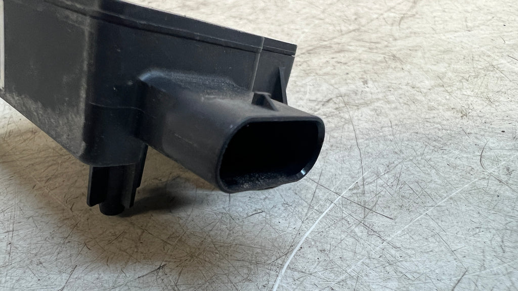 TESLA MODEL 3 REAR BUMPER CONTROL MODULE 1097855-00-H – Proper Parts Co