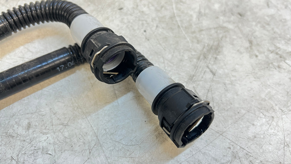 TESLA MODEL 3 CHILLER TO HIGH VOLTAGE BATTERY COOLANT HOSE 1521493-00 ...