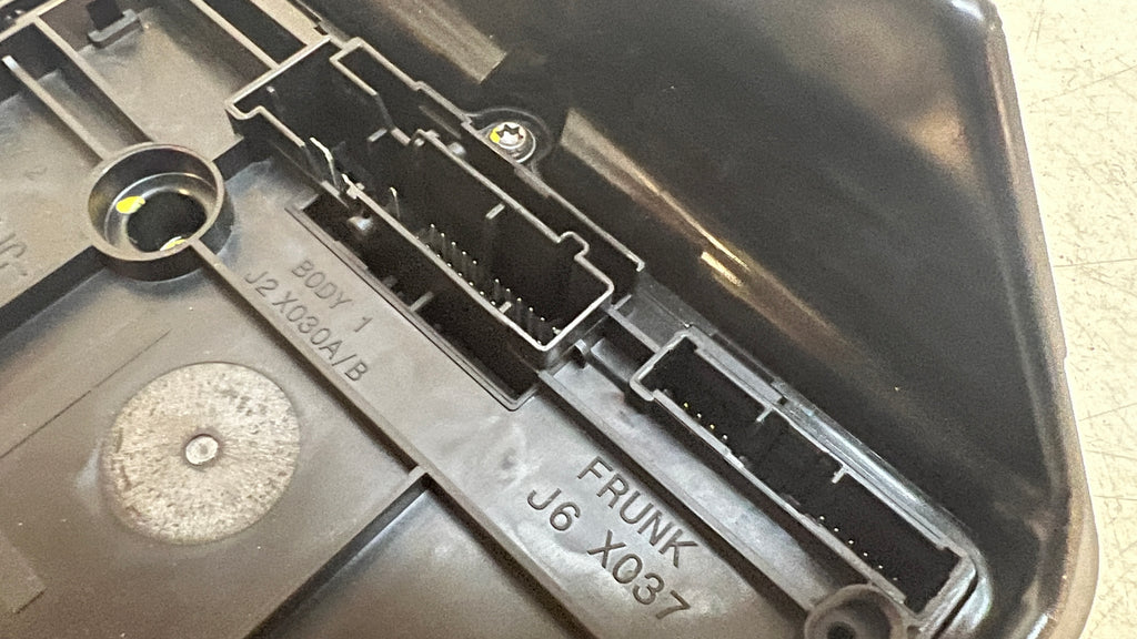 TESLA MODEL 3 LOW VOLTAGE CONTROLLER LEFT 1567455-00-C – Proper Parts Co