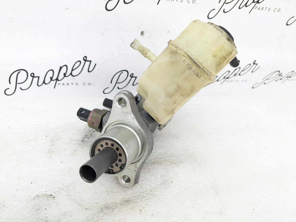 BMW E46 330ci 325ci DSC Brake Master Cylinder Reservoir & DSC Switch ...
