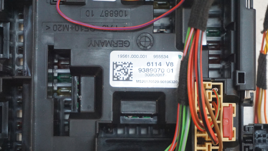 BMW F3X REAR POWER DISTRIBUTION BOX/FUSE PANEL 61149389070 – Proper ...