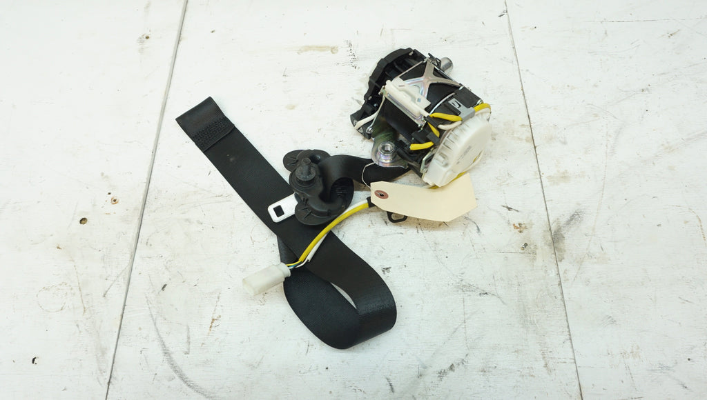 BMW E82 FRONT SEATBELT – Proper Parts Co